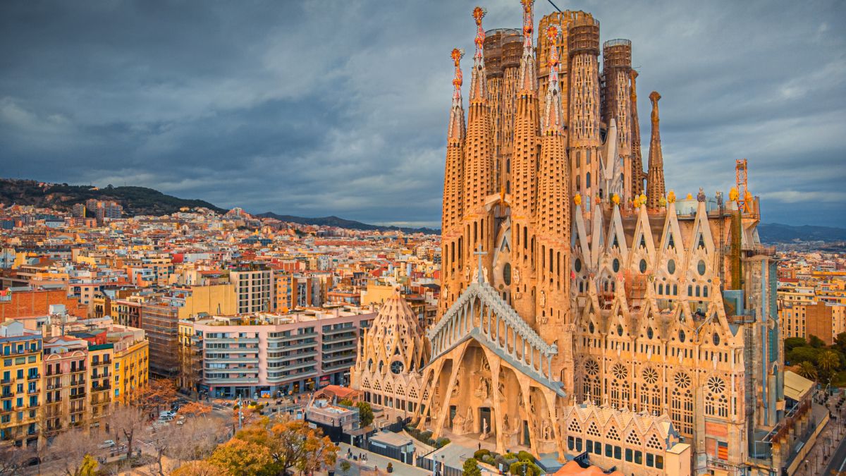 10 Essential Apps to Enhance Your Spain Trip